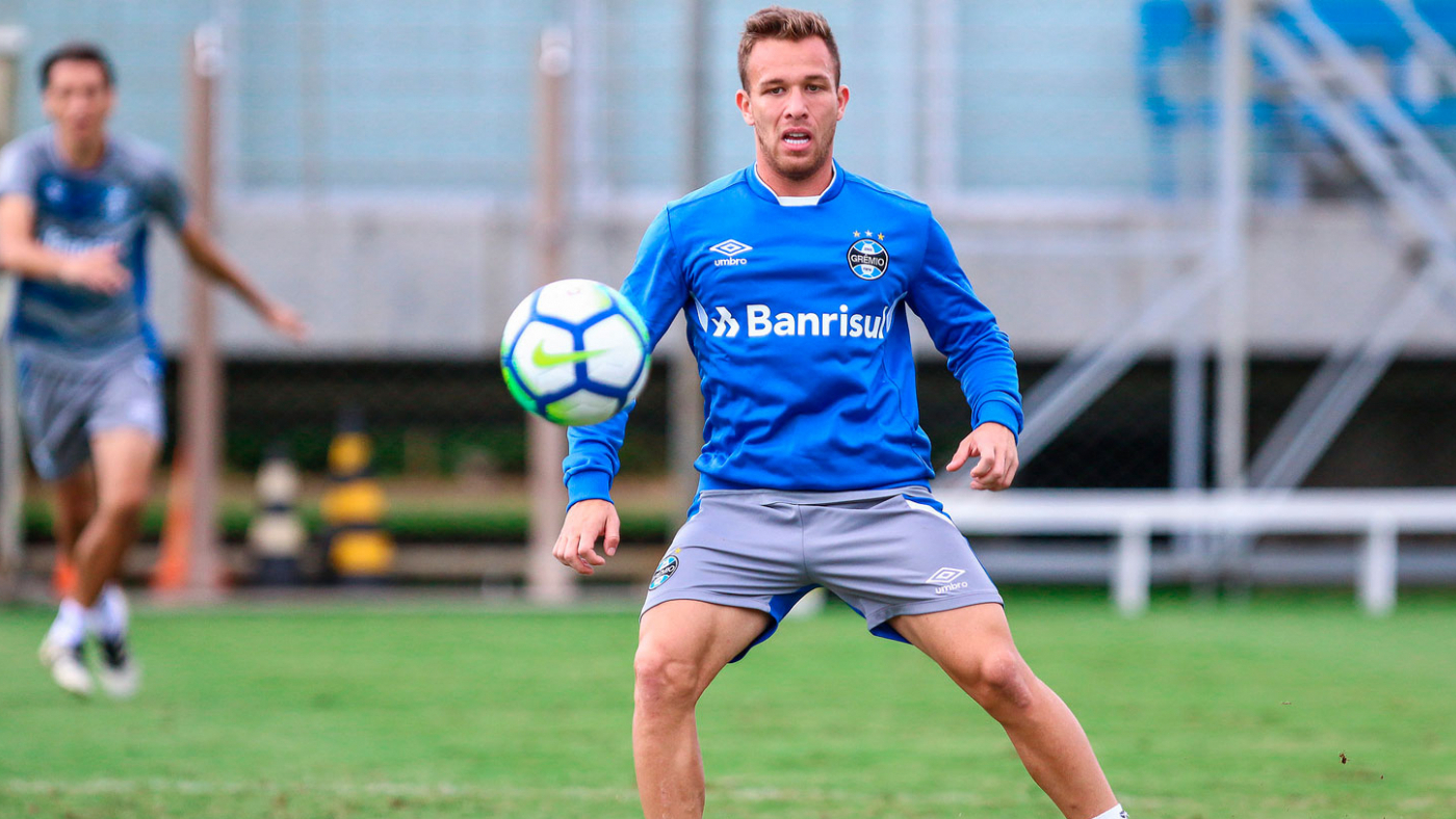 Ex-Grêmio, Arthur acerta retorno ao futebol brasileiro; entenda